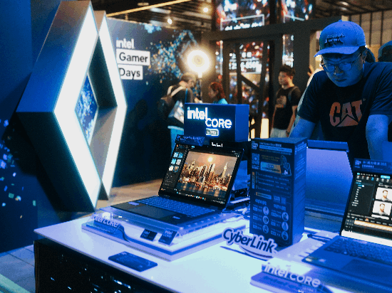 訊連攜手英特爾 秀全新AI PC體驗 - MoneyDJ理財網